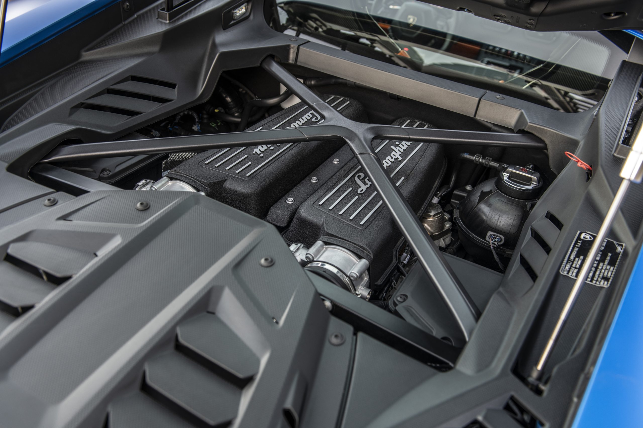 Lamborghini’s Huracán Evo RWD is made for maximum fun, not lap times ...