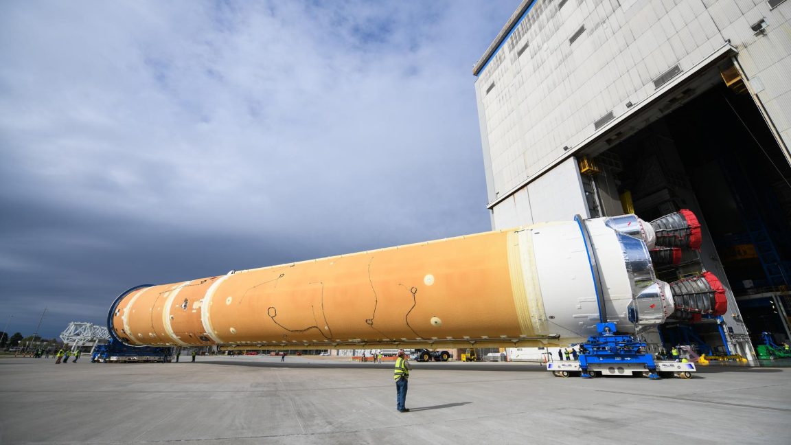 Safety panel has “great concern” about NASA plans to test Moon mission ...