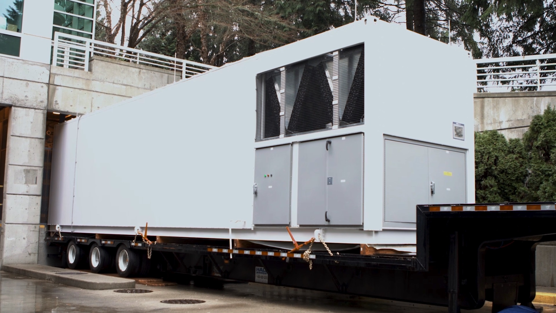 Microsoft’s new data center in a box will use SpaceX Starlink broadband ...