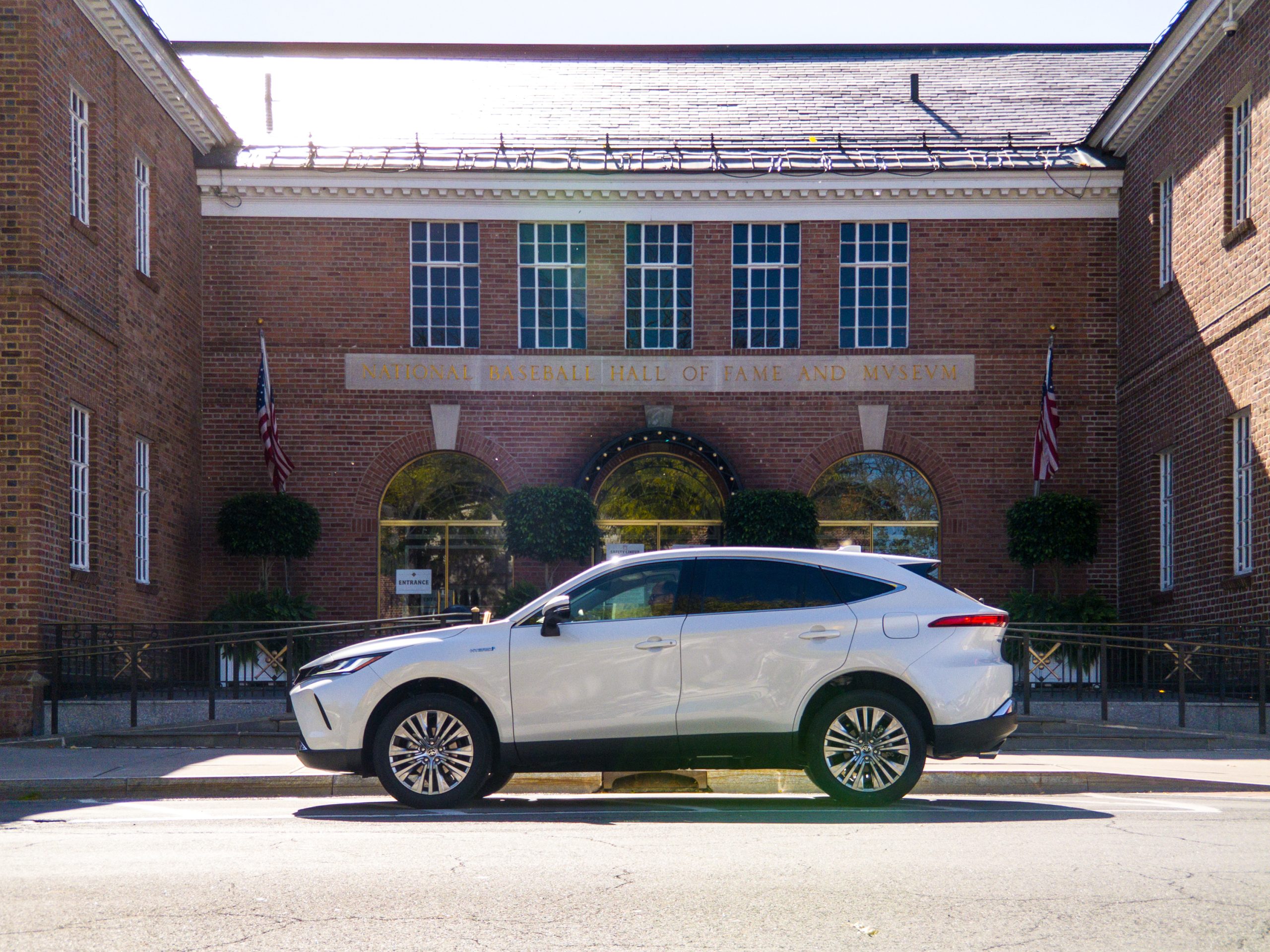 A luxury crossover with a mainstream price? The 2021 Toyota Venza - Ars ...