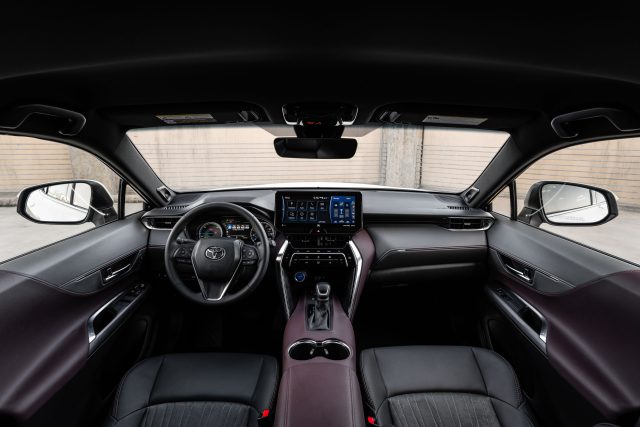 A luxury crossover with a mainstream price? The 2021 Toyota Venza - Ars ...