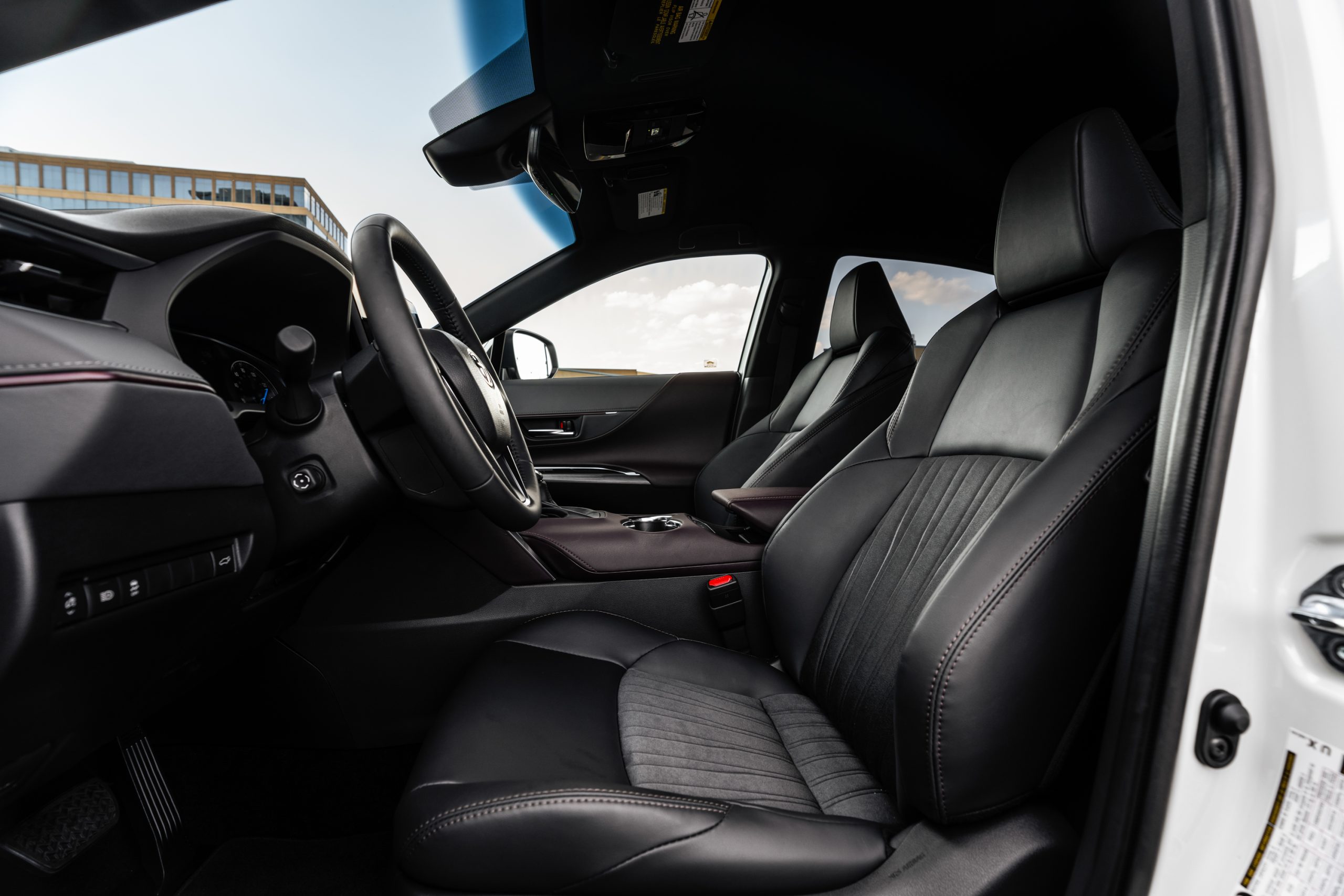 A luxury crossover with a mainstream price? The 2021 Toyota Venza - Ars ...