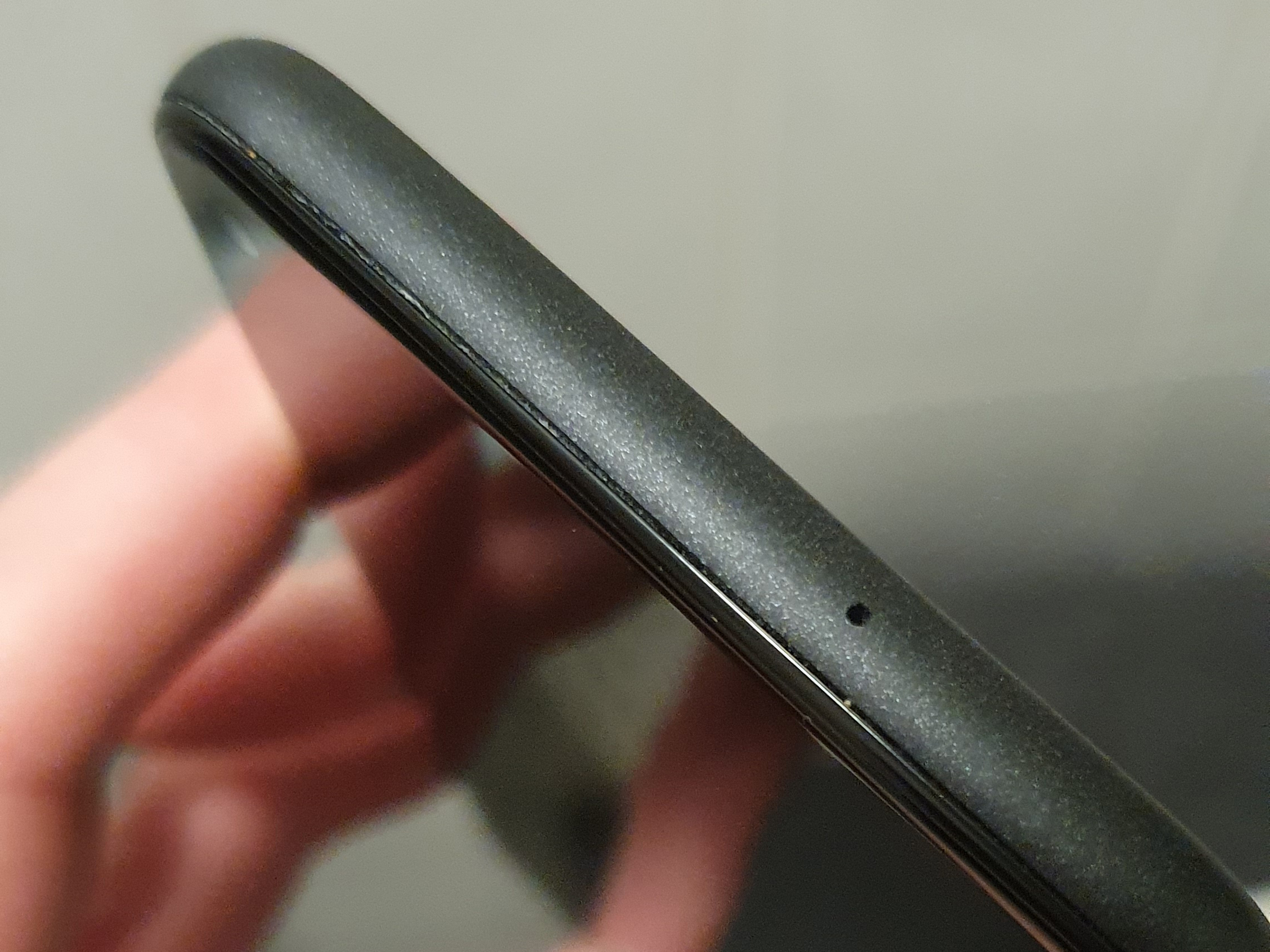 Google says the Pixel 5’s uneven panel gaps are nothing to worry about ...