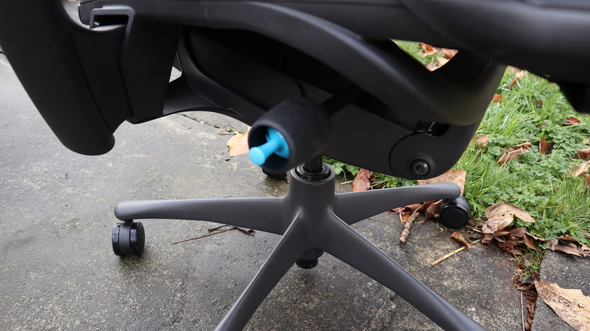 We test Herman Miller’s $1,499 gaming chair: All business—to a fault ...