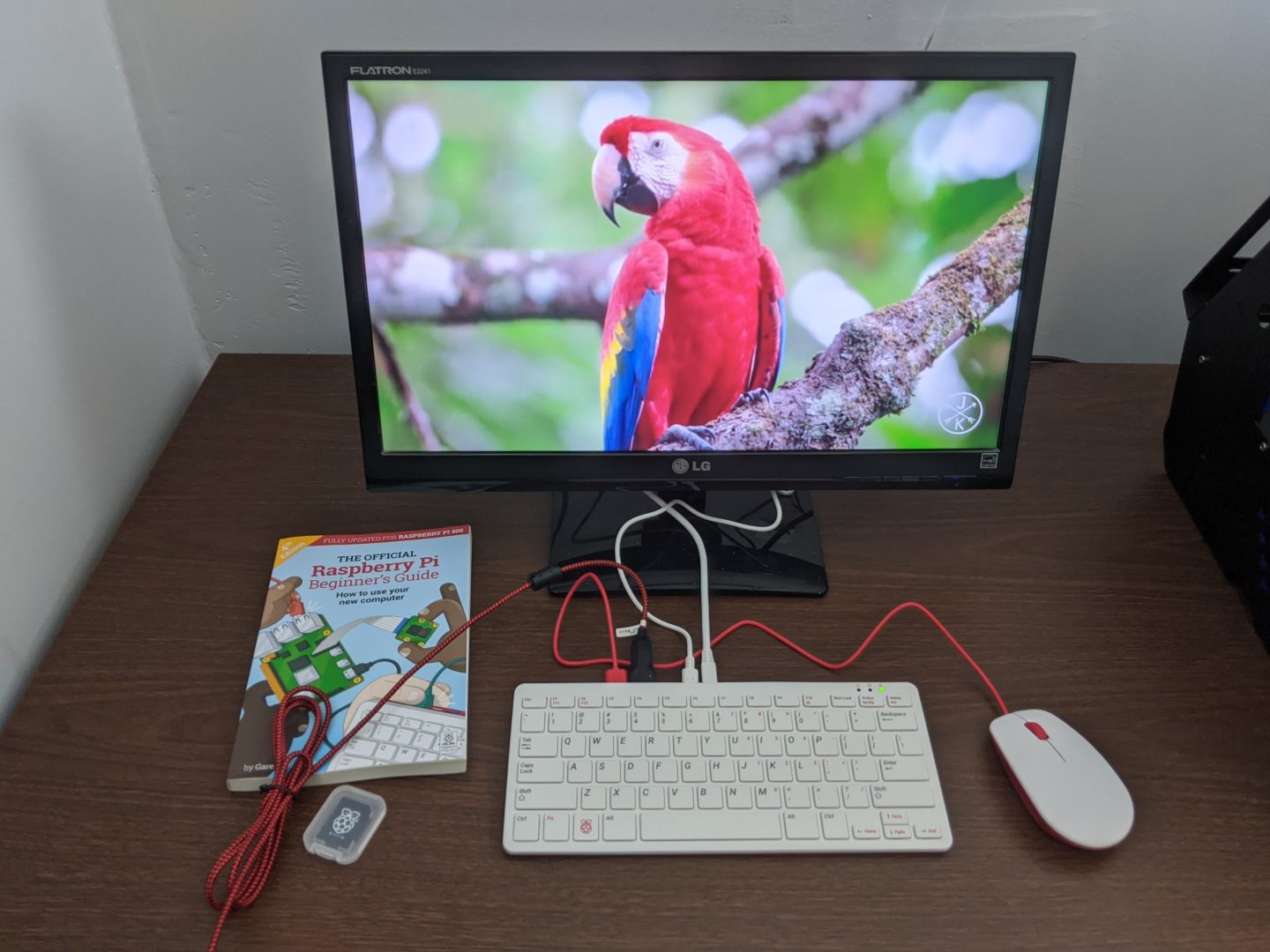 Raspberry Pi 400 review—the under-$100 desktop PC you didn’t know you ...