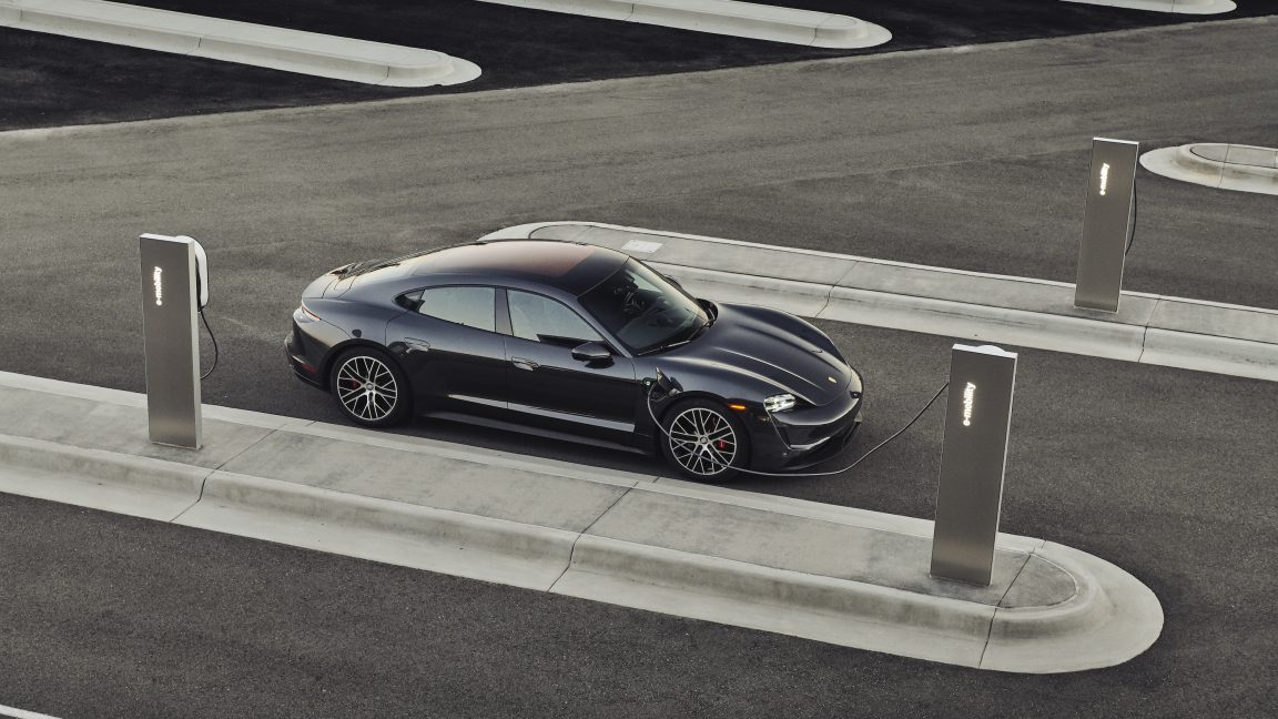 Seamless car charging comes to Electrify America with Plug&Charge - Ars ...