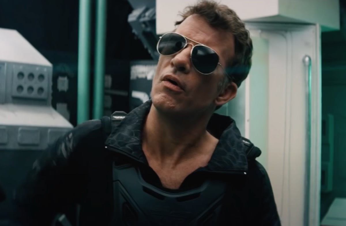 Bruce Willis returns to space to kick some alien derriere in Breach ...