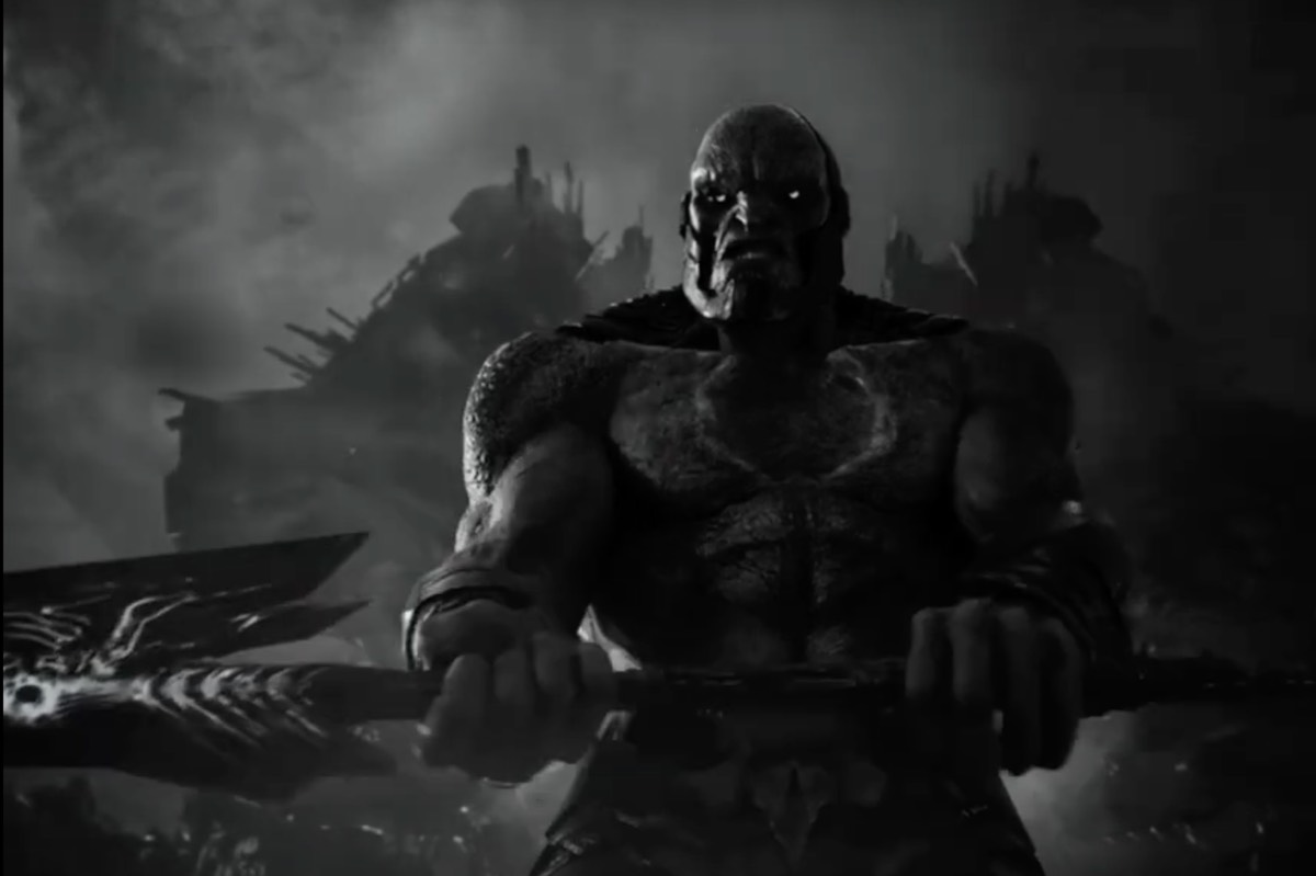 Zack Snyder drops B&W updated version of trailer for Justice League ...