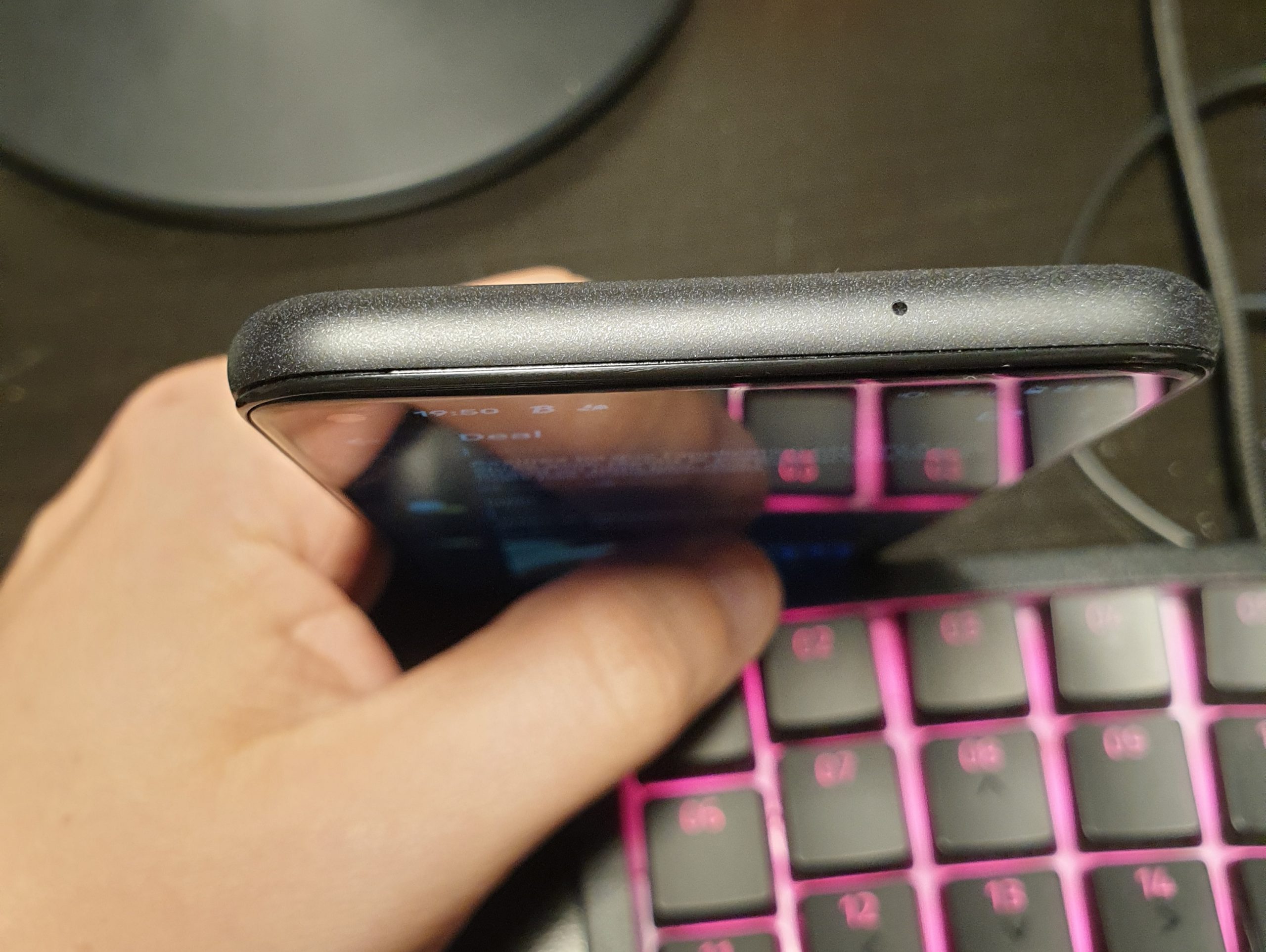 Google says the Pixel 5’s uneven panel gaps are nothing to worry about ...