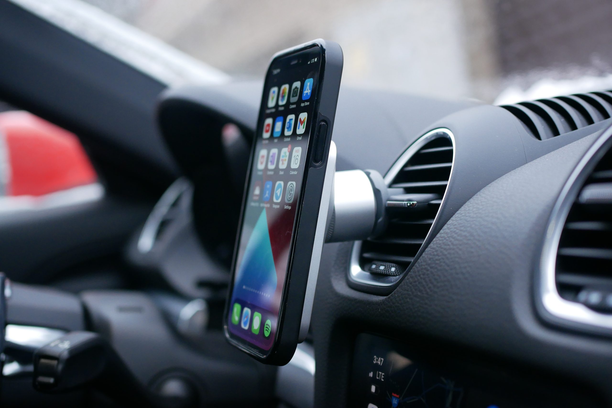 The best accessories and MagSafe gear for your new iPhone 12 - Ars Technica