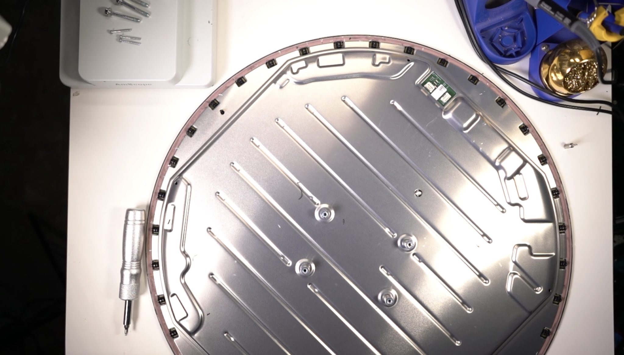 Teardown of “Dishy McFlatface,” the SpaceX Starlink user terminal - Ars ...