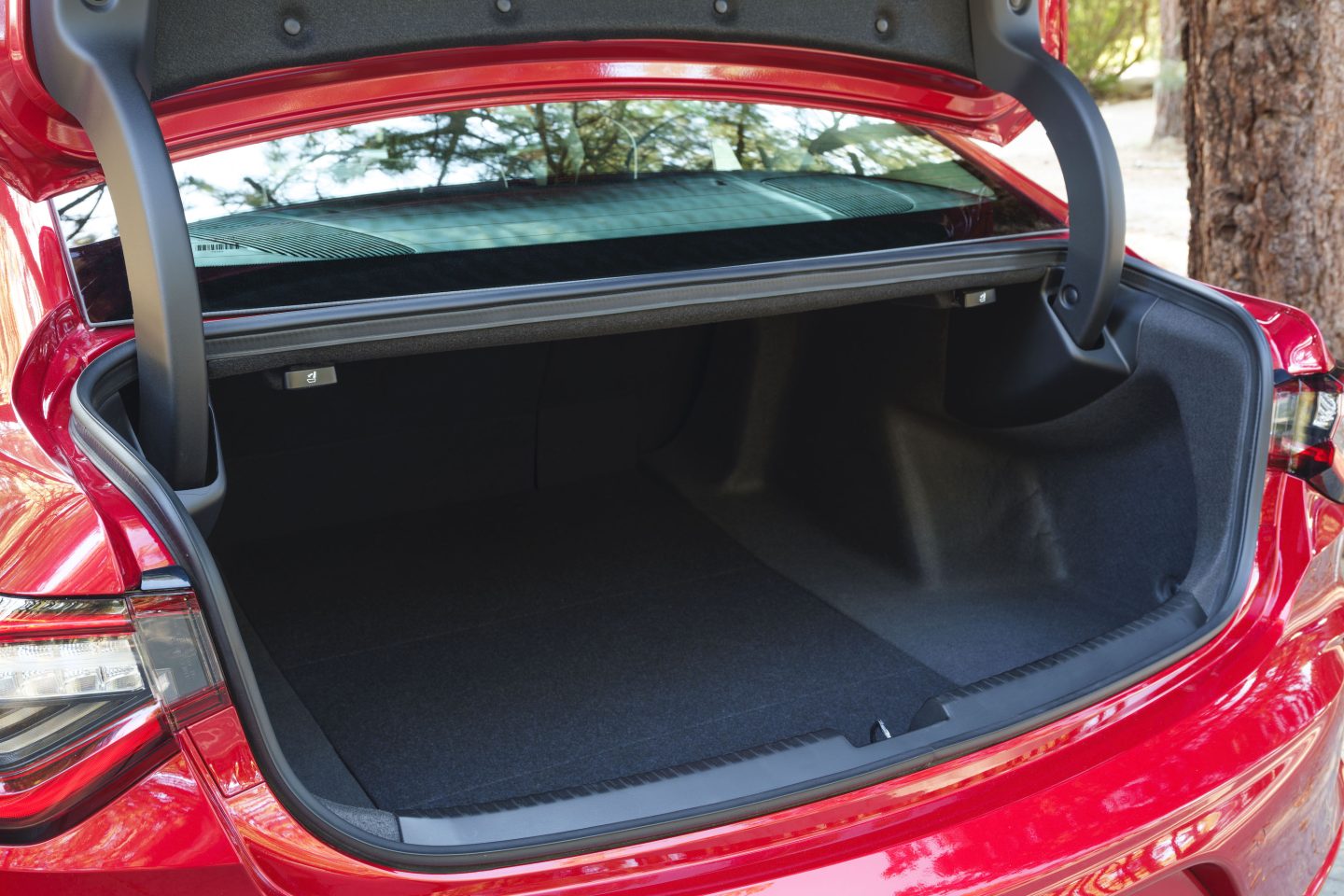 The Acura TLX Advance hits the luxury notes, misses the sporting ones ...