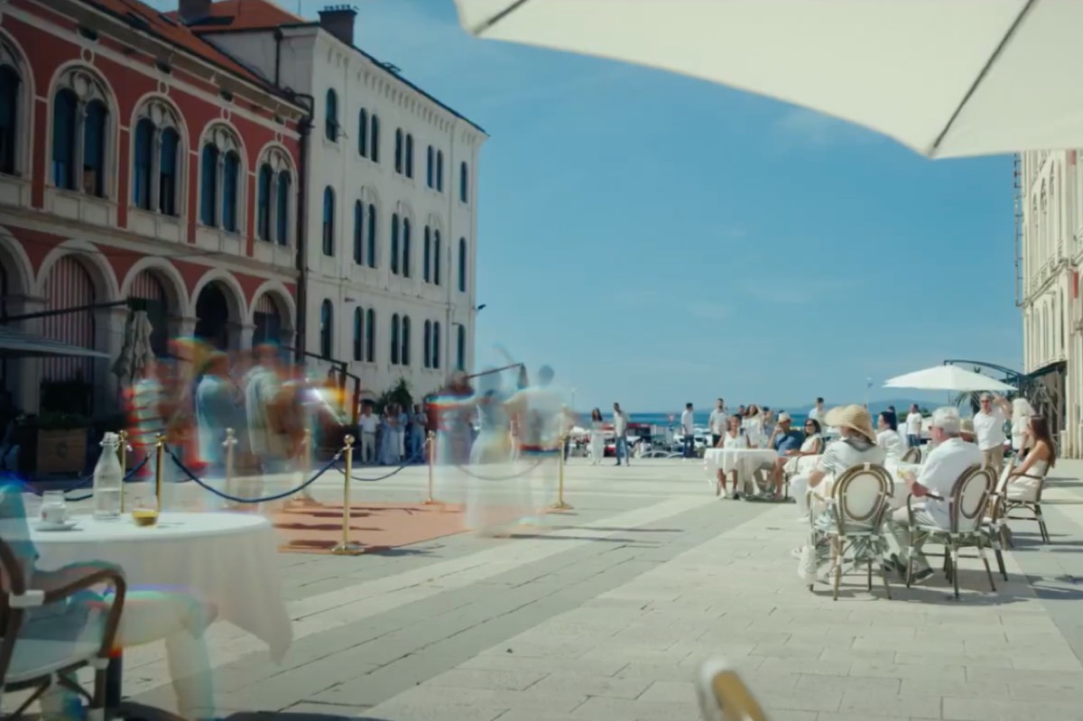 Owen Wilson must choose between real and fantasy worlds in Bliss ...