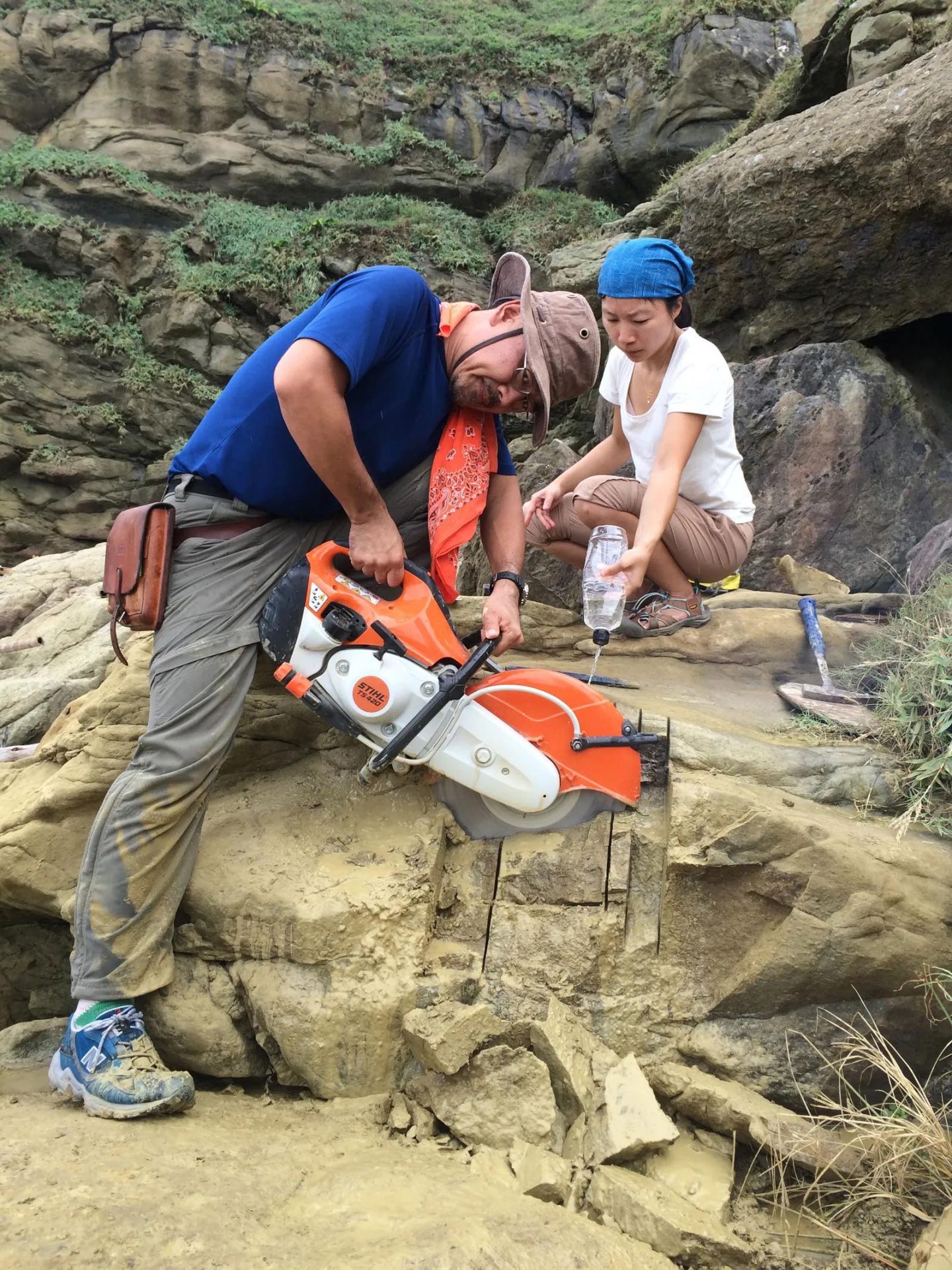 Is this a fossilized lair of the dreaded bobbit worm? - Ars Technica