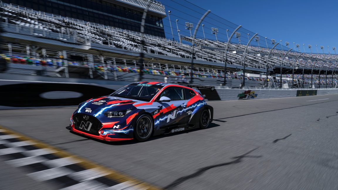 An electric race car has lapped Daytona for the first time - Ars Technica