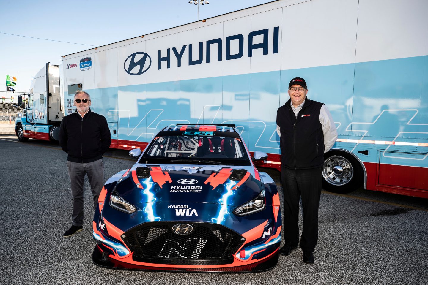 An electric race car has lapped Daytona for the first time - Ars Technica