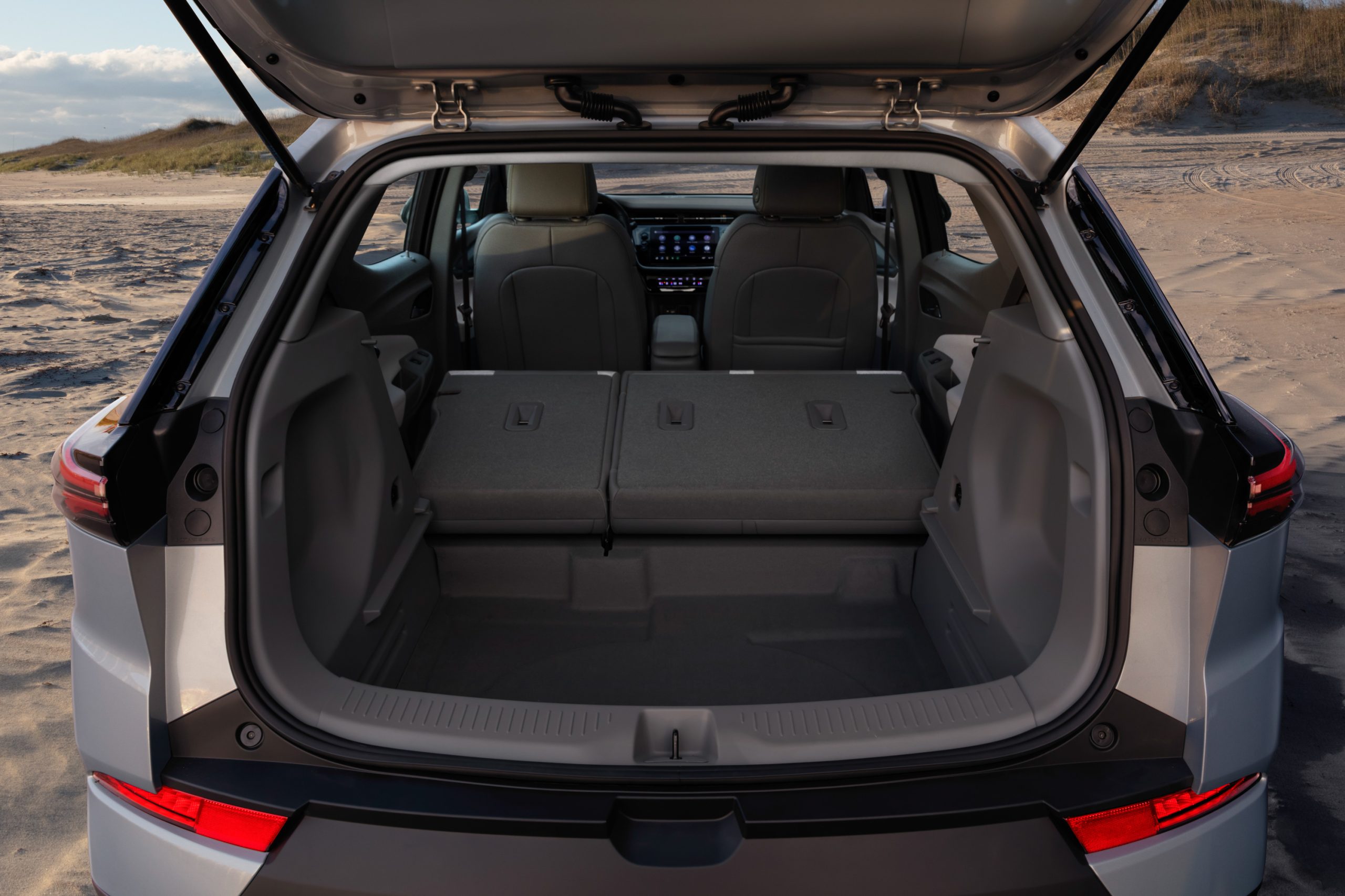 Chevrolet gives the Bolt EV a facelift, a stretch, and a price cut ...