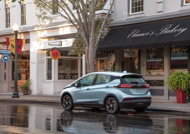 Chevrolet gives the Bolt EV a facelift, a stretch, and a price cut ...