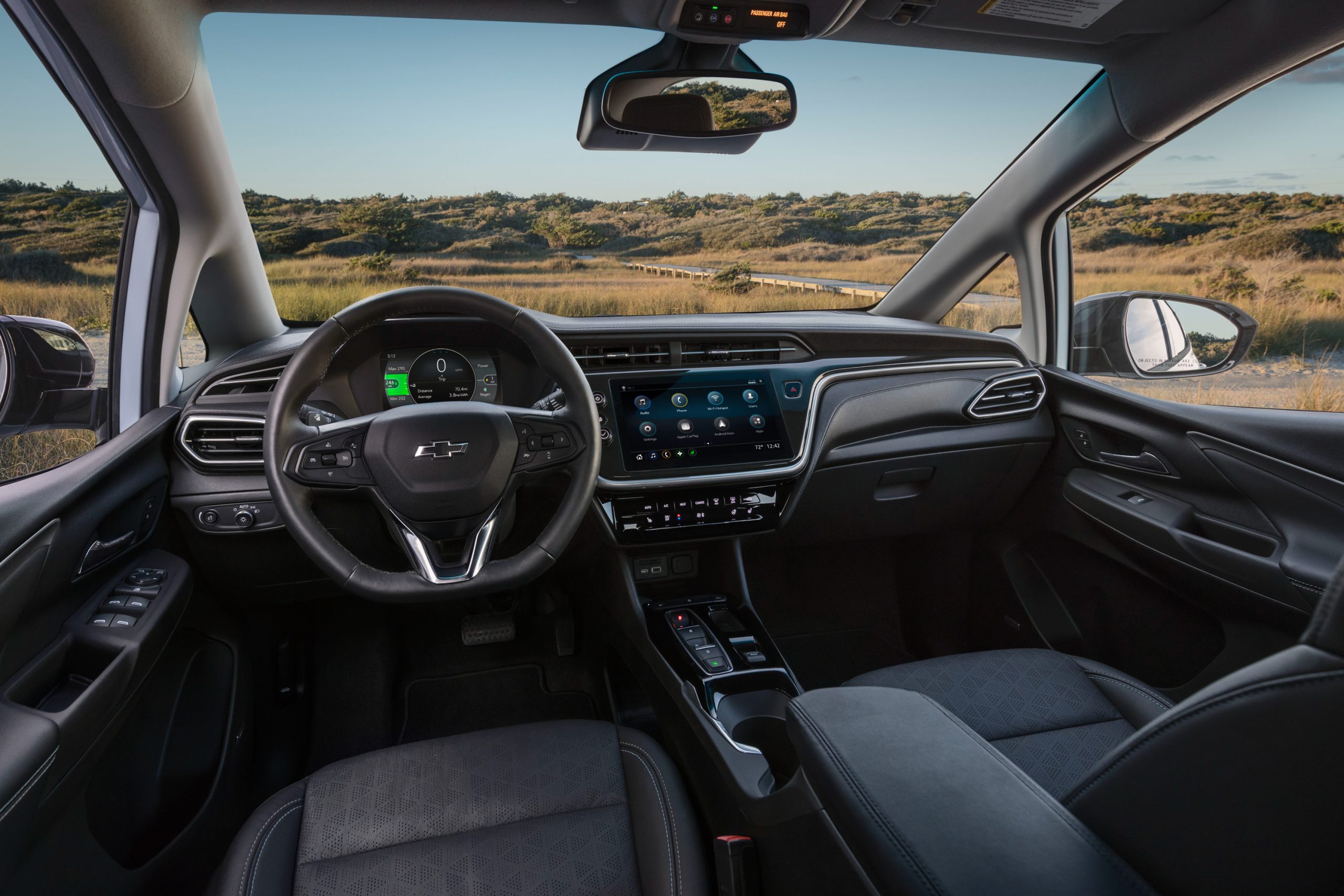 Chevrolet gives the Bolt EV a facelift, a stretch, and a price cut ...