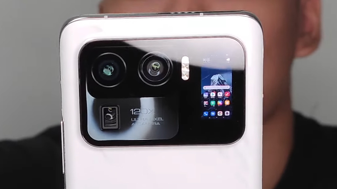 New Xiaomi smartphone has an extra screen in… uh, the camera bump ...