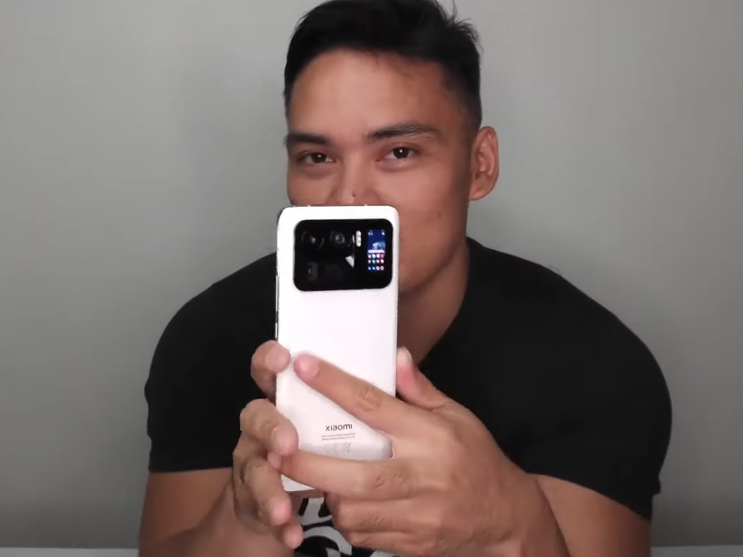 New Xiaomi smartphone has an extra screen in… uh, the camera bump ...