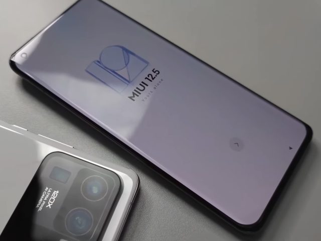 New Xiaomi smartphone has an extra screen in… uh, the camera bump ...