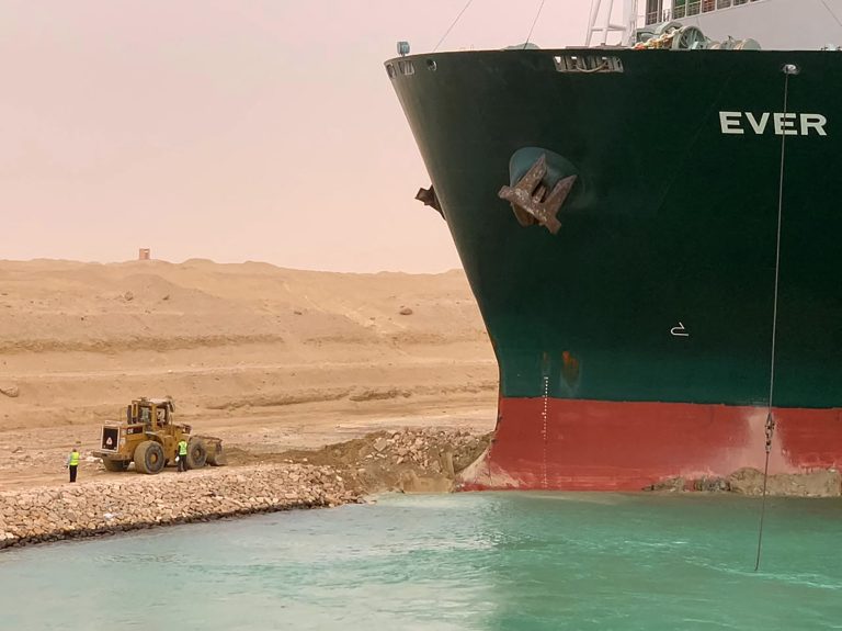 The massive cargo ship that blocked the Suez Canal is now moving again ...