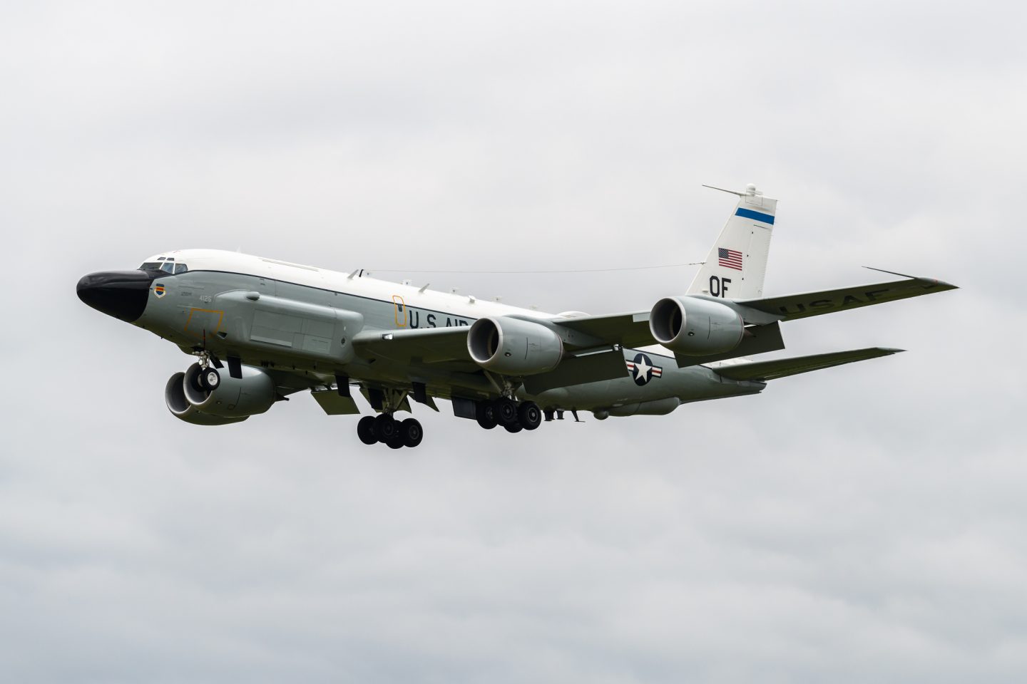 Touch of gray: The Air Force can’t retire the Boeing 707 - Ars Technica