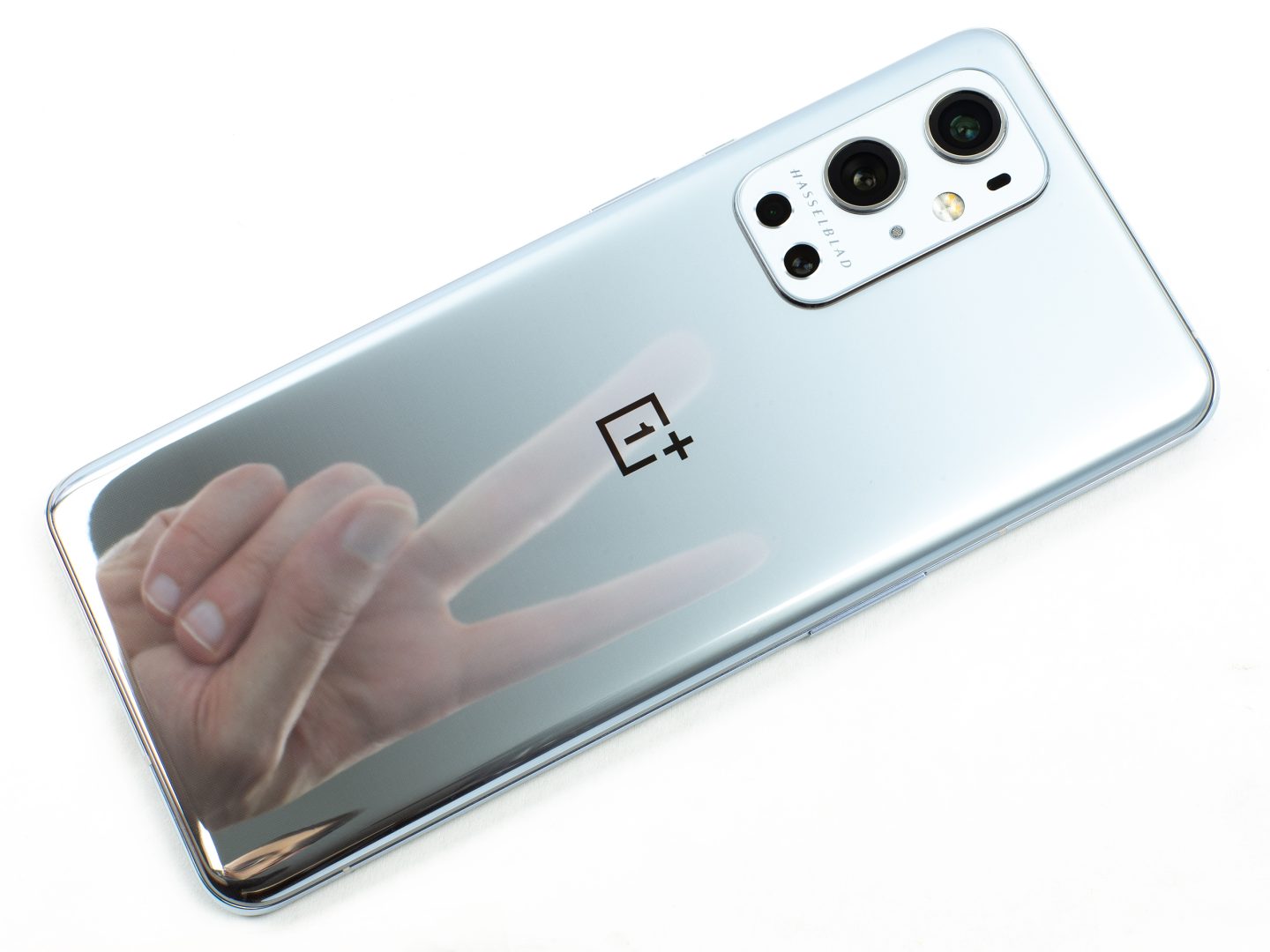 OnePlus 9 Pro Review—Keeping the slightest lead in front of Samsung ...
