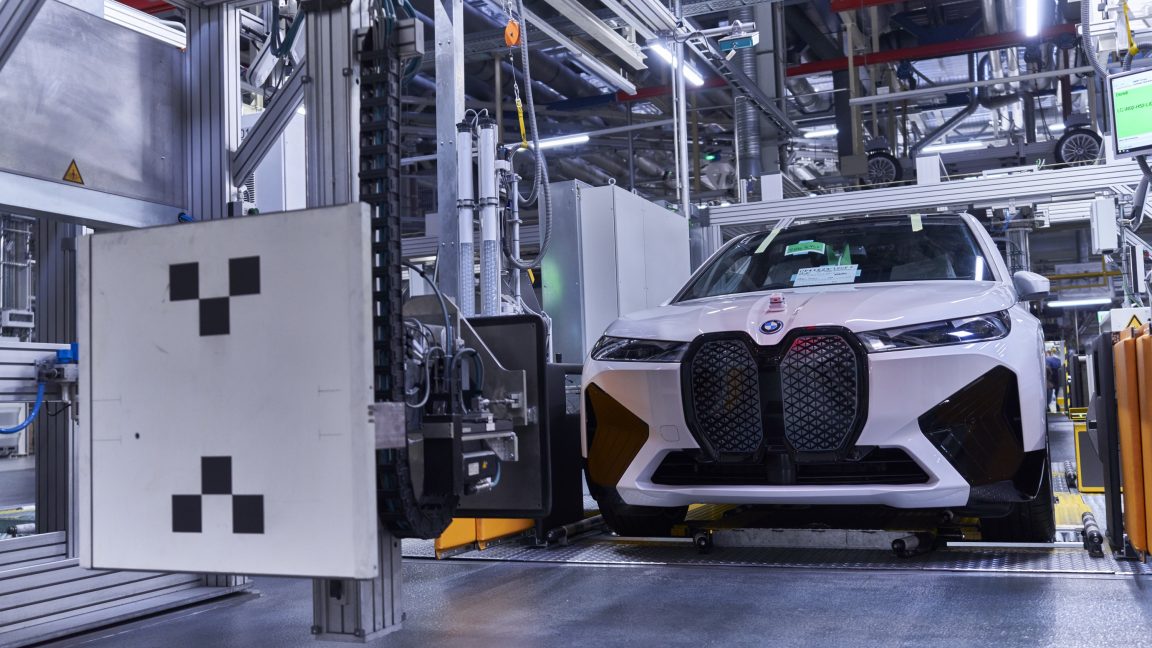 BMW’s big electric car push: Selling 2 million new EVs by 2025 - Ars ...