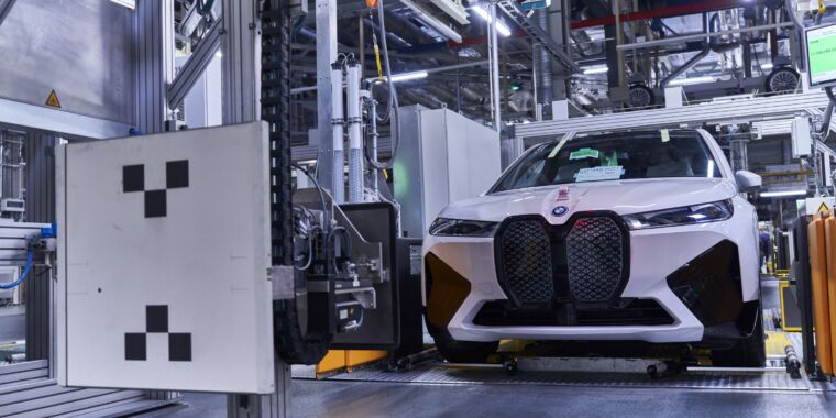 BMW’s big electric car push: Selling 2 million new EVs by 2025 | Ars ...