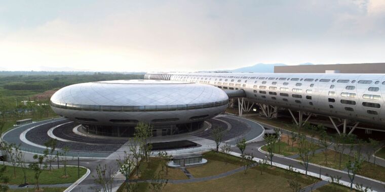 TSMC invests in new capacity despite forecasts chip demand will ease ...