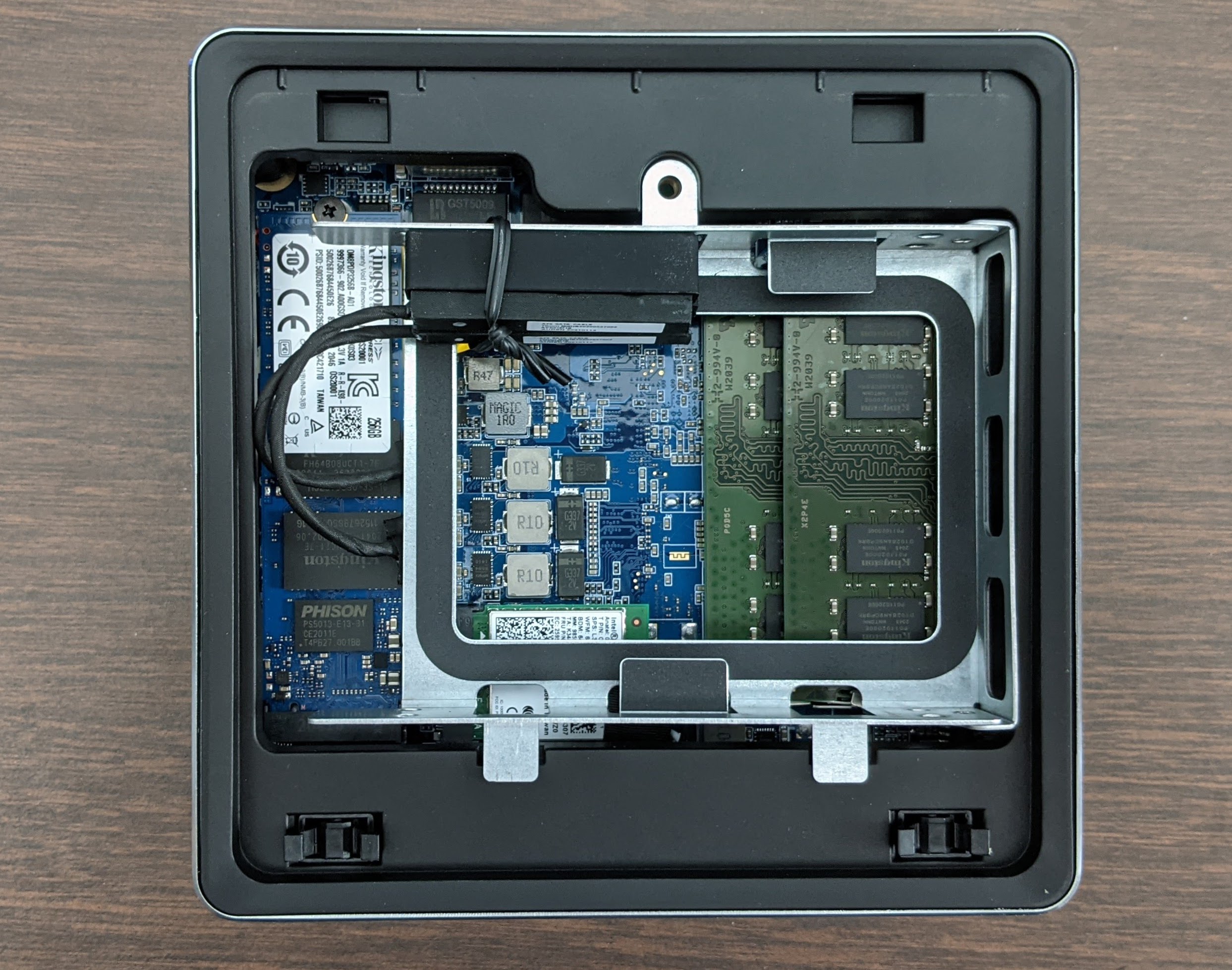 Minisforum U850—solid hardware and easy upgrades in a little box - Ars ...