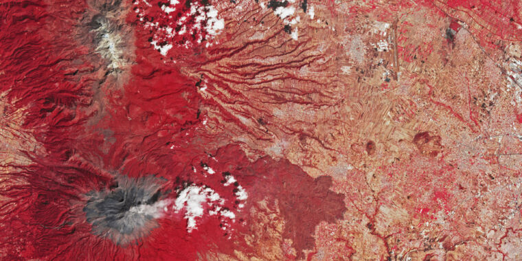 Satellites detect volcanoes heating up before they blow | Ars Technica