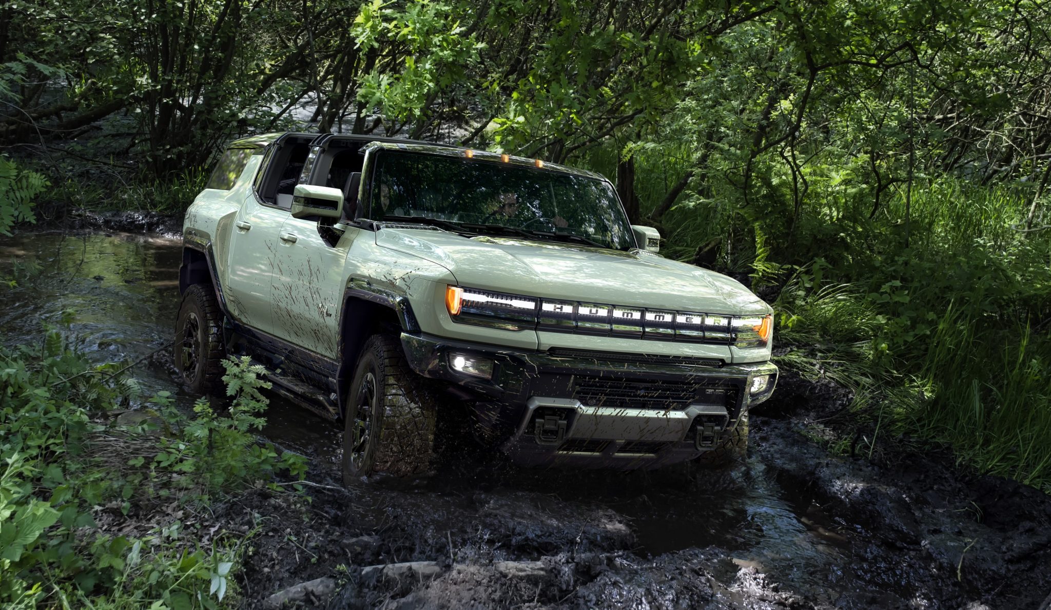 This 830-horsepower, crab-walking SUV will be the second Hummer EV ...