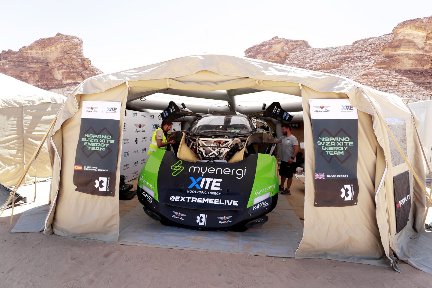 Sand, sun, and electric off-road SUVs: Extreme E holds its first race ...