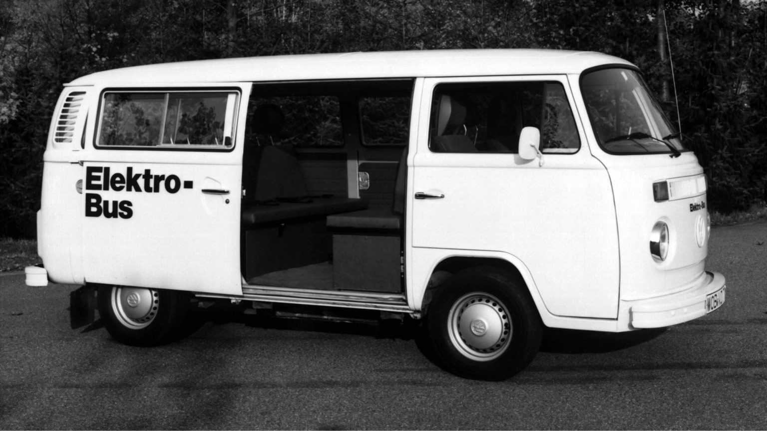 A brief look at electric vehicles from the dawn of the automobile age ...