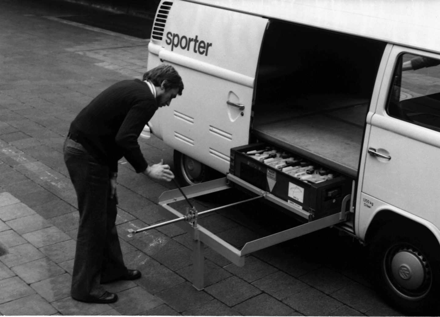A brief look at electric vehicles from the dawn of the automobile age ...