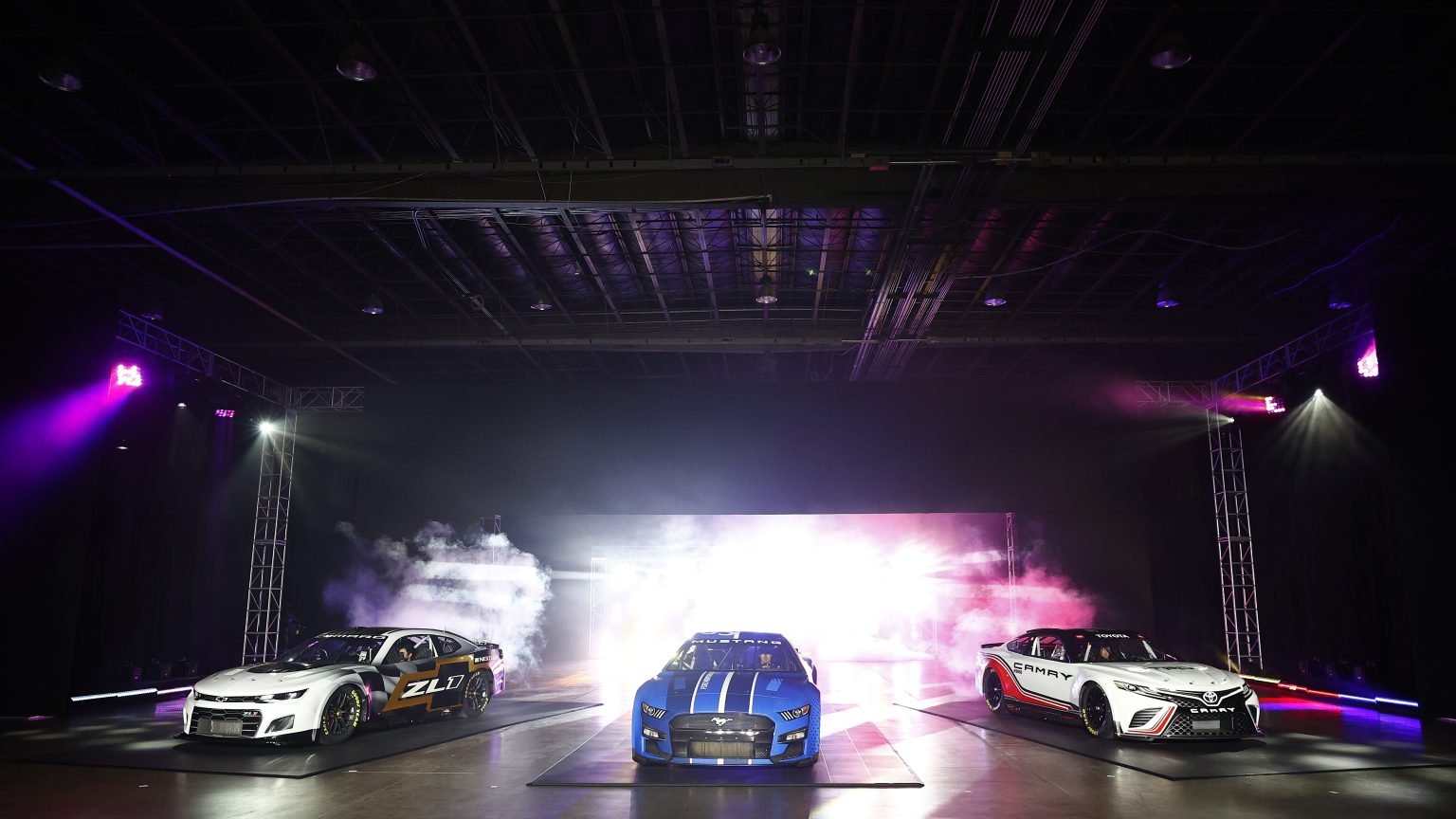 NASCAR ditches decades of tradition for its Next Gen race car - Ars ...