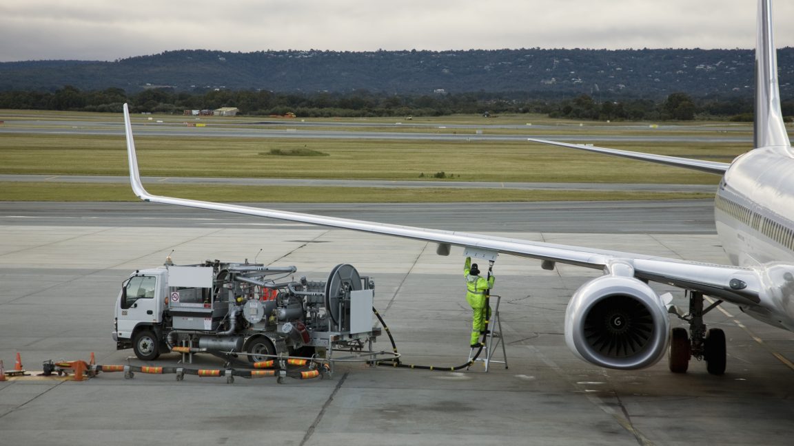 From trash to jet fuel in 60 minutes—and 220º C - Ars Technica