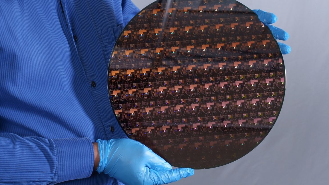 IBM creates the world’s first 2 nm chip - Ars Technica