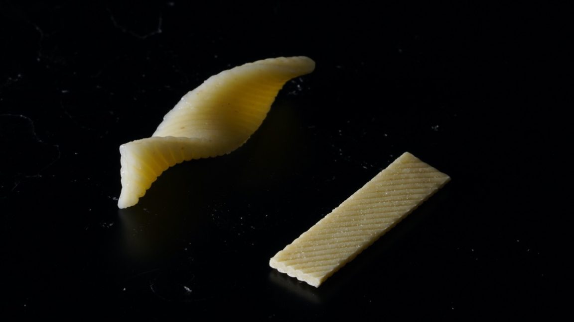 Mighty morphin’ flat-packed pasta takes on 3D shapes as it cooks - Ars ...