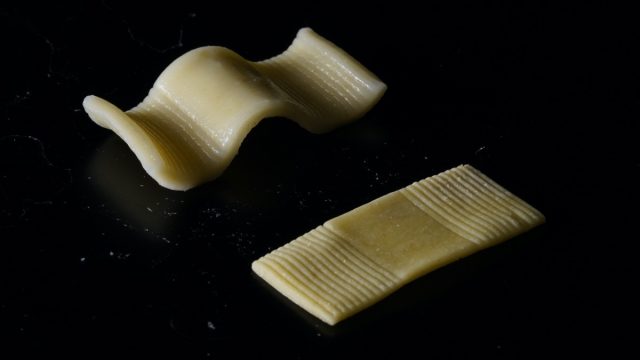 Mighty morphin’ flat-packed pasta takes on 3D shapes as it cooks - Ars ...