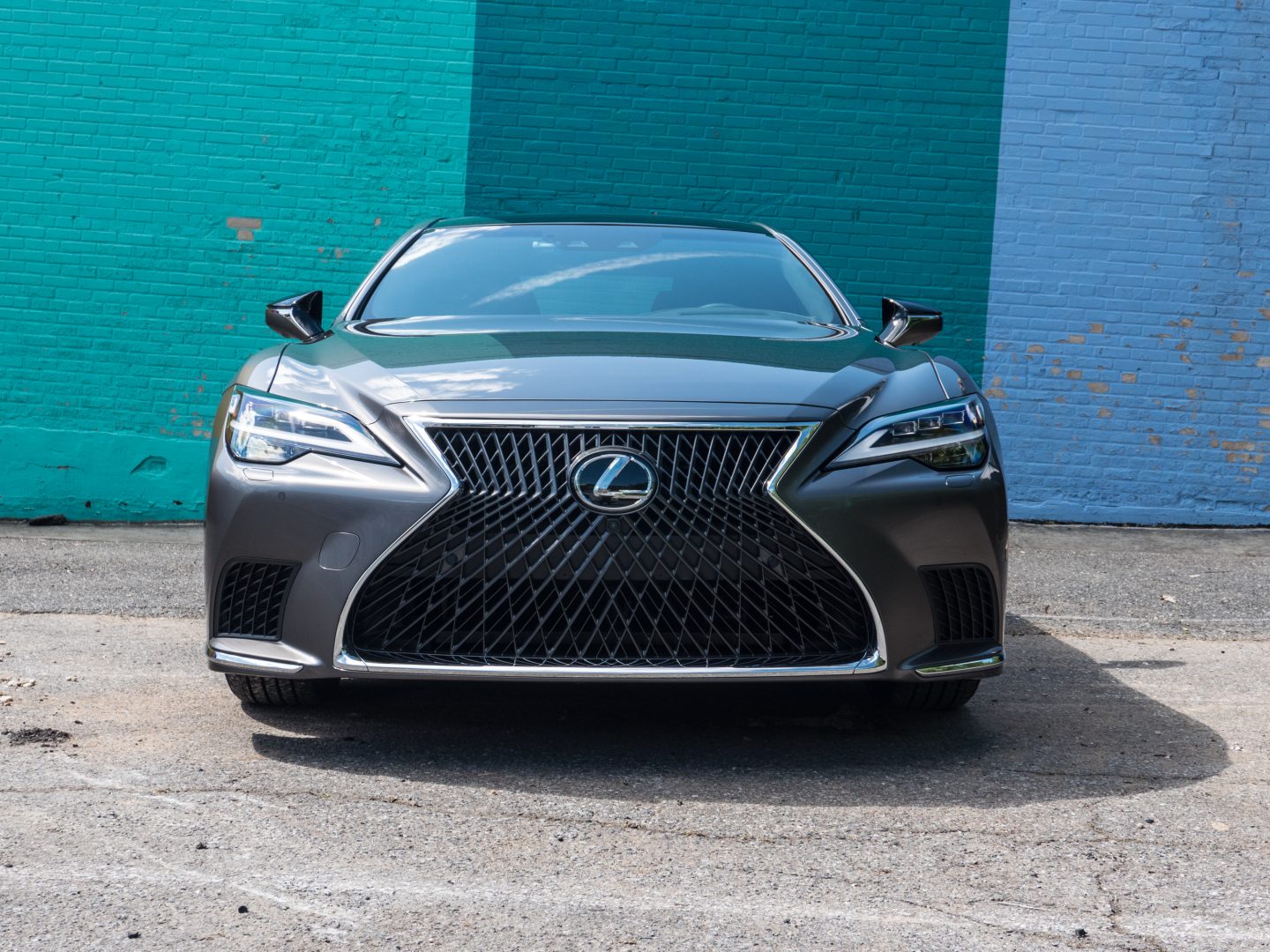 The Lexus LS500 is beautifully crafted, but some tech shows its age ...