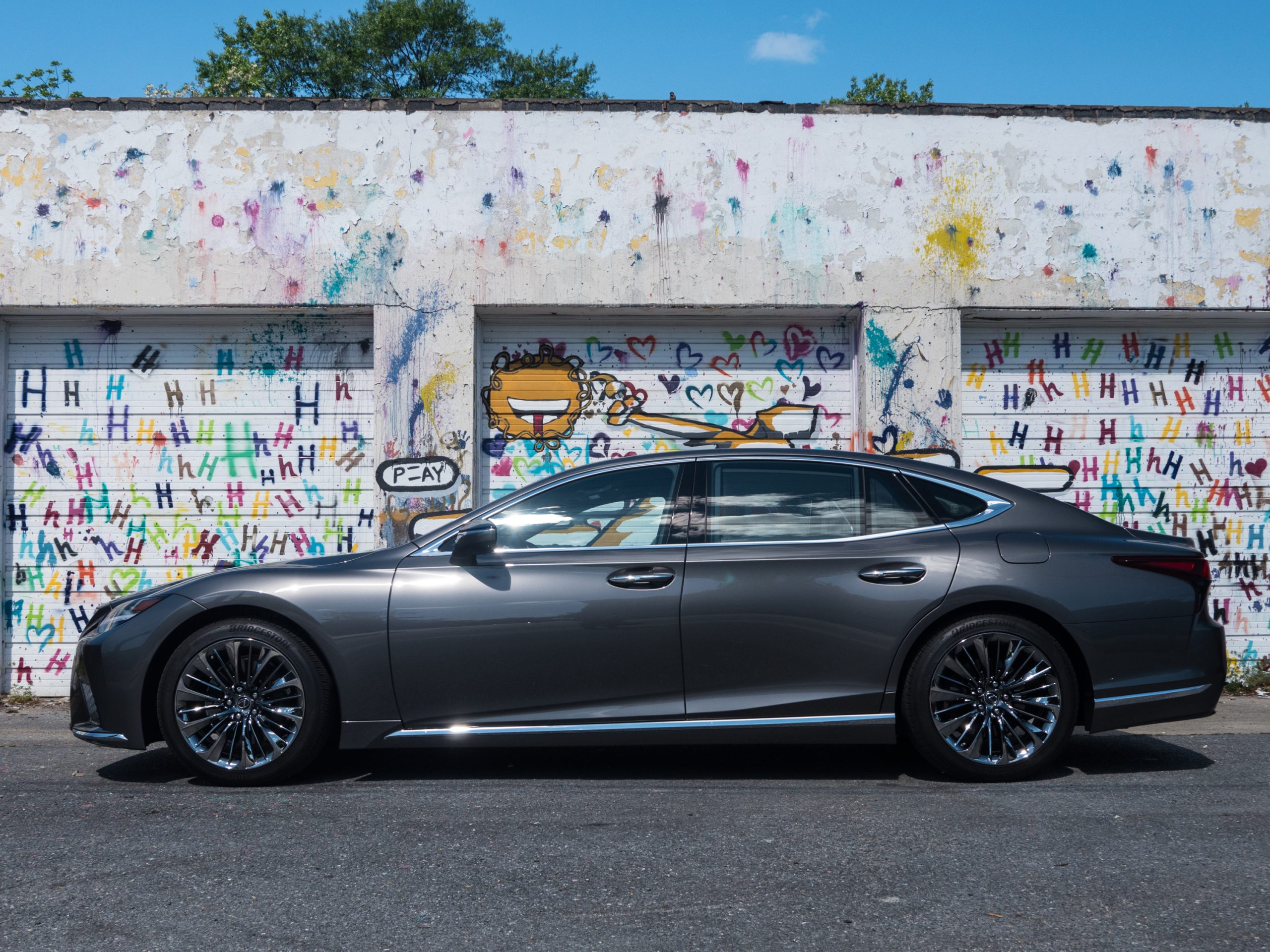 The Lexus LS500 is beautifully crafted, but some tech shows its age ...