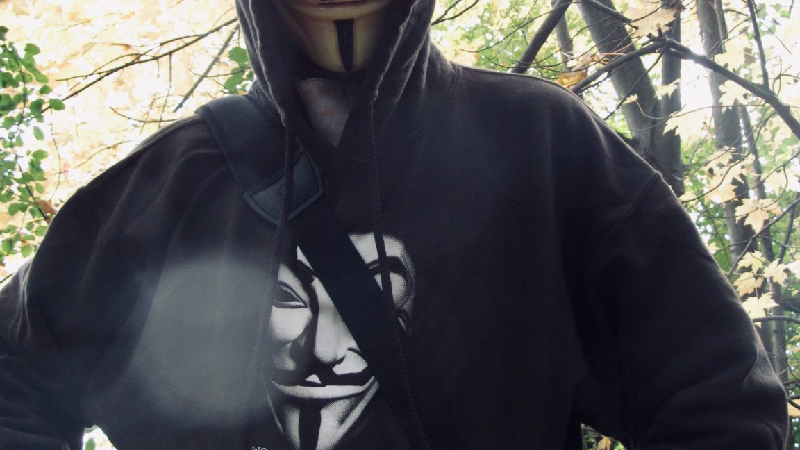 Ten-year hacktivist fugitive Commander X arrested in Mexico - Ars Technica