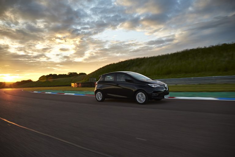 British veterans set a new hypermiling record of 9.14 miles per kWh ...