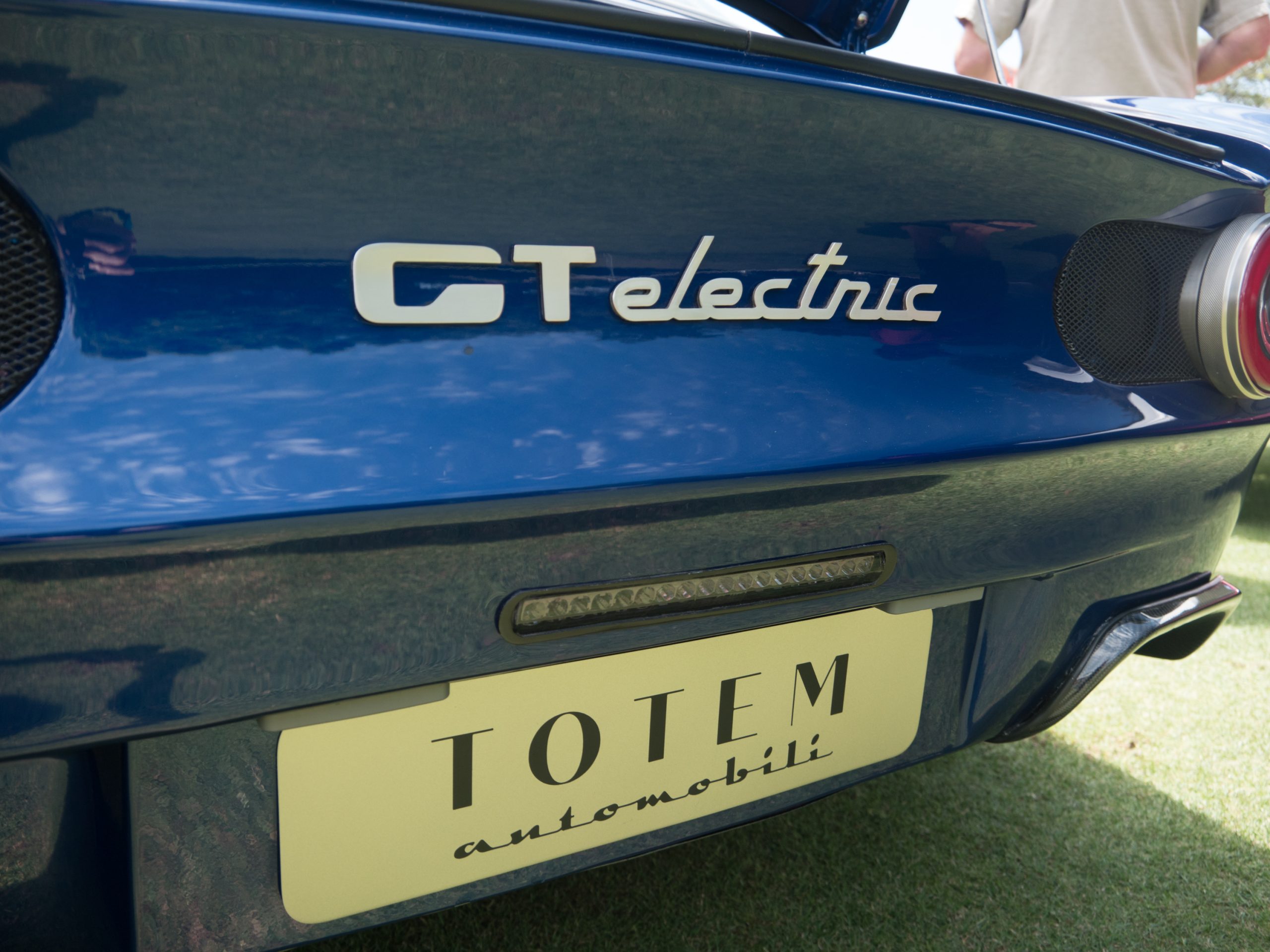 Ancient electric cars meet modern EVs at Amelia Island show - Ars Technica