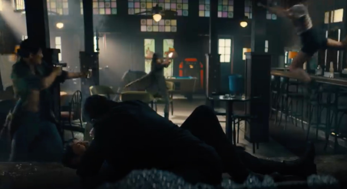 Warner Bros. releases trailer for noir-esque sci-fi thriller ...