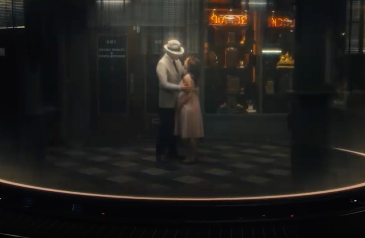 Warner Bros. releases trailer for noir-esque sci-fi thriller ...